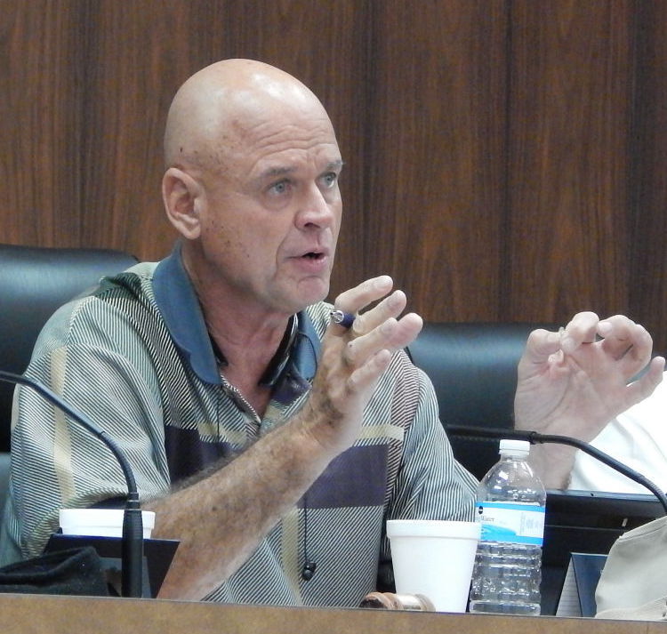 Thomas, Mixon retain city council seats | Valdosta Daily Times