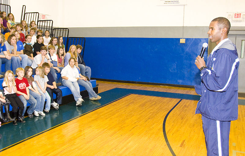 Heisman winner Charlie Ward speaks at GCS | Valdosta Daily Times
