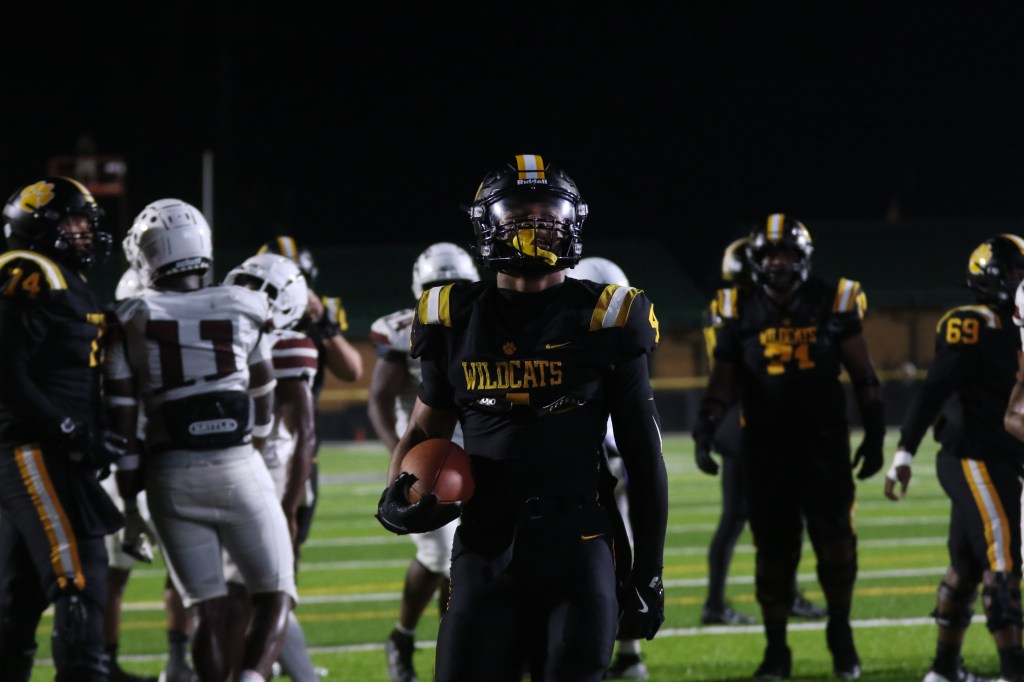 ‘Cats start fast in rout of Trojans | Valdosta Daily Times