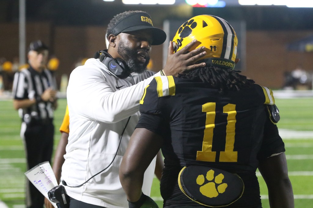 ‘Cats battle through hiccups to tame Tigers, 21-14 | Valdosta Daily Times