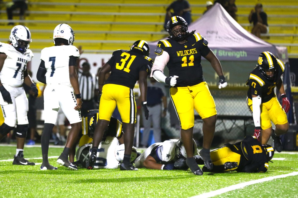 Fennell scores 3 TDs to lead ‘Cats past Comets | Valdosta Daily Times