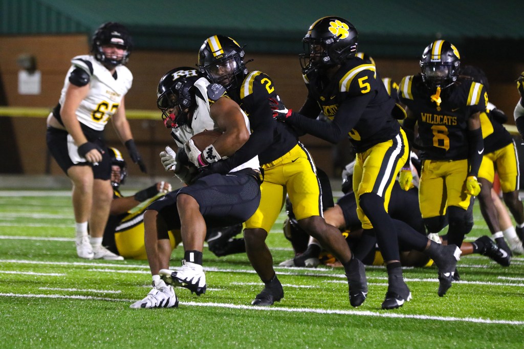 No. 9 ‘Cats cruise past Richmond Hill on Senior Night | Valdosta Daily ...